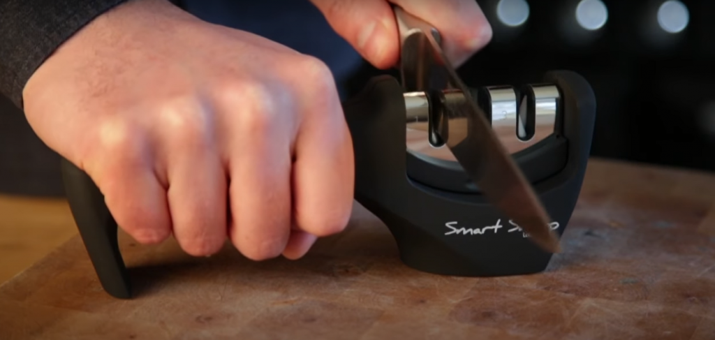 Get the perfect edge on your knives with the blade runner knife ...